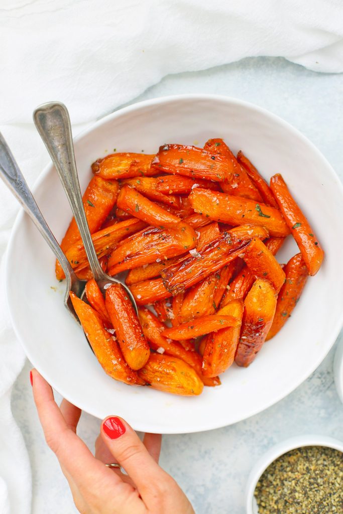 Easy Glazed Roasted Carrots (Paleo & Vegan-Friendly!)