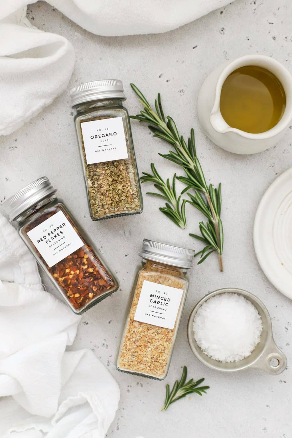 Easy Herbed Dipping Oil For Bread (Restaurant-Style)