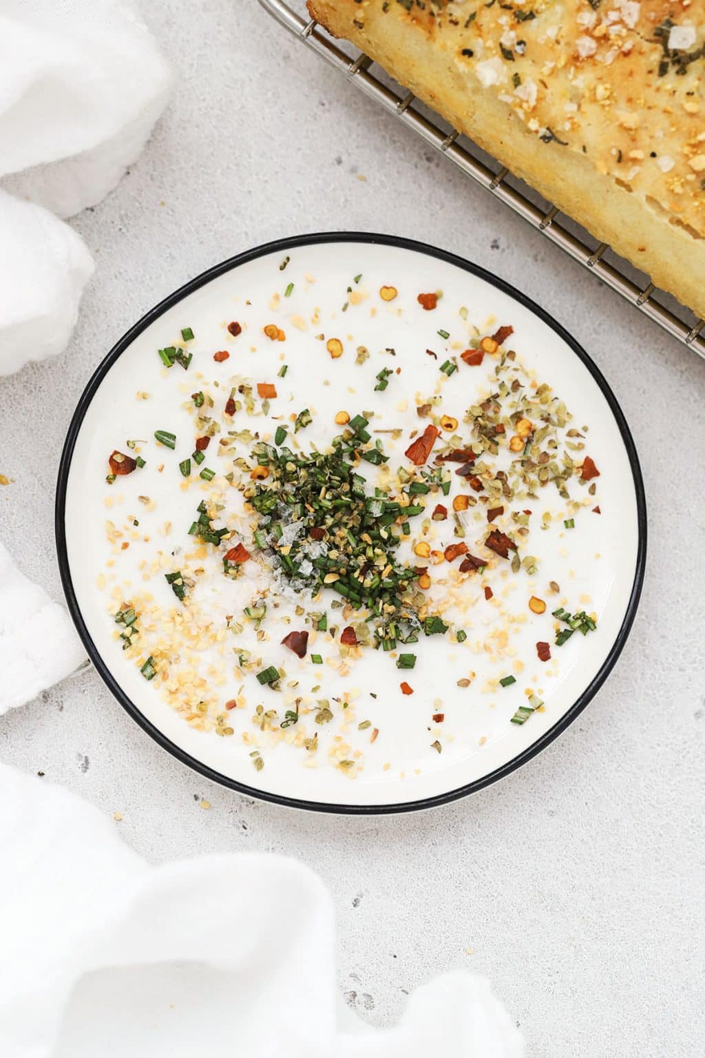 Easy Herbed Dipping Oil For Bread (Restaurant-Style)