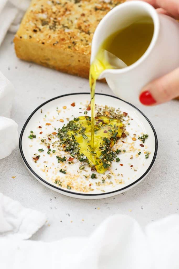 Easy Herbed Dipping Oil For Bread (Restaurant-Style)