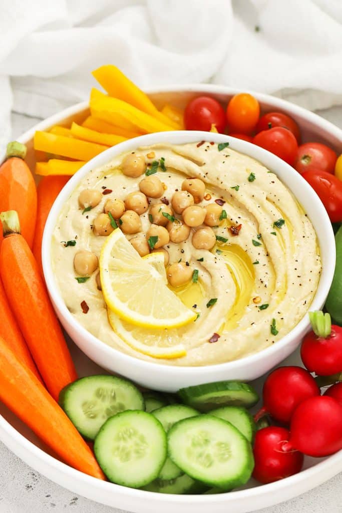 What To Serve With Hummus (40+ Yummy Ideas To Try!)